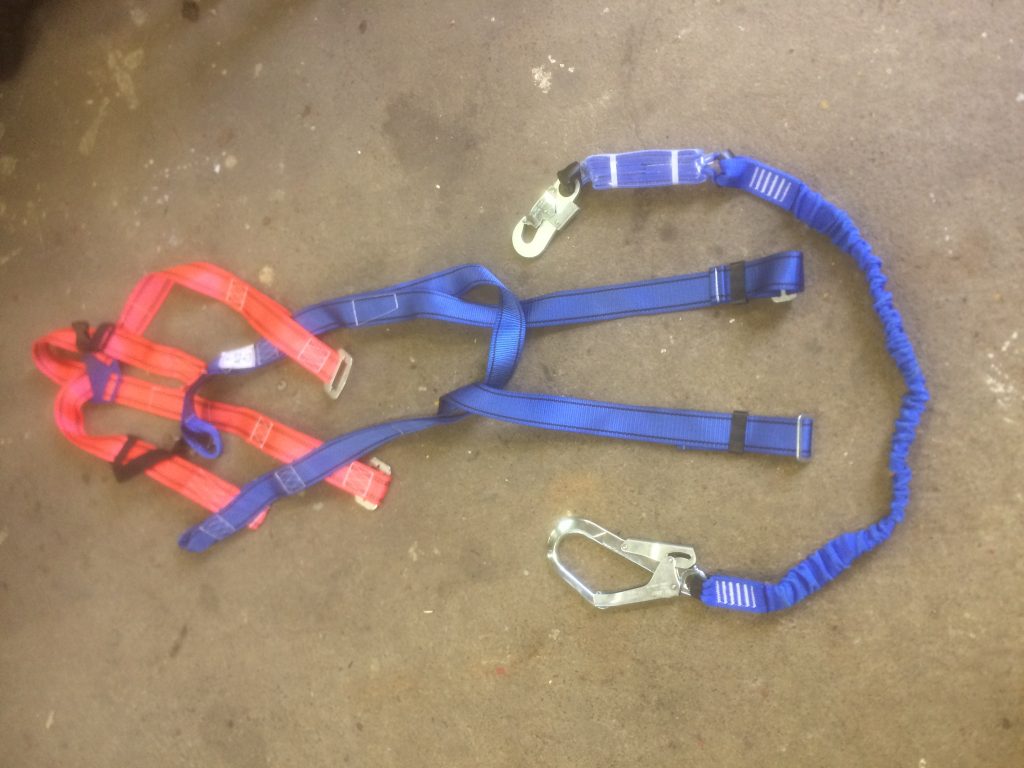 Turvavaljaat henkilönostinta käytettäessä - Tila1.fi